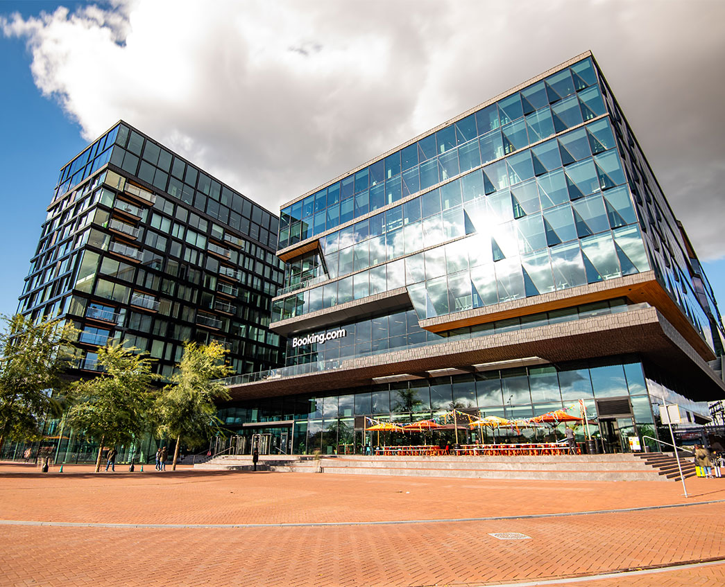 Booking.com Campus - Permasteelisa Groep